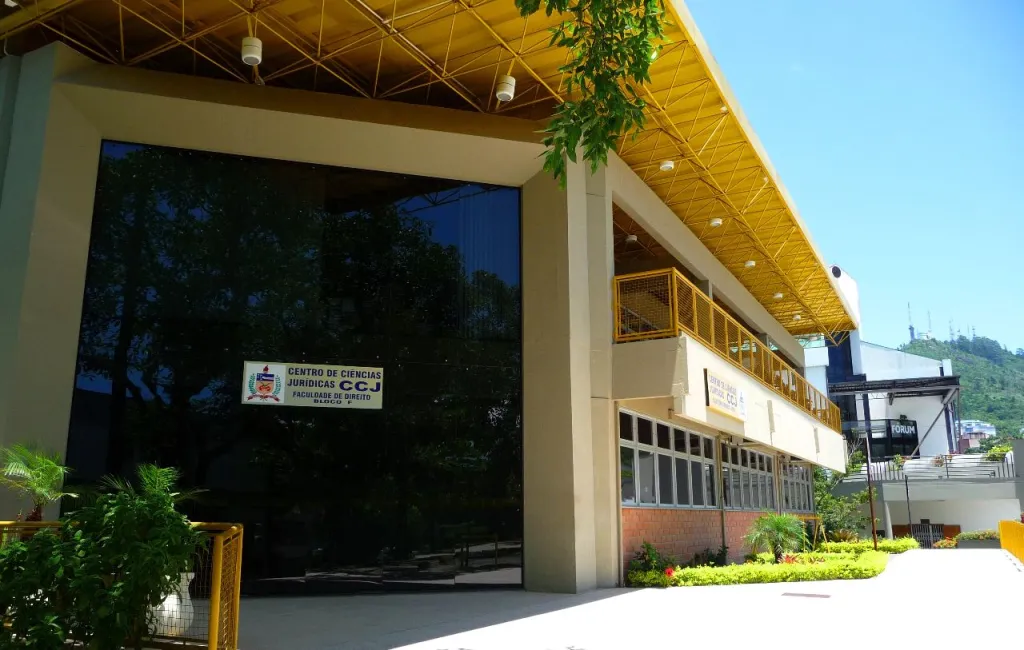 Conselho da Unidade do CCJ da UFSC aprova parecer que considera a greve ...